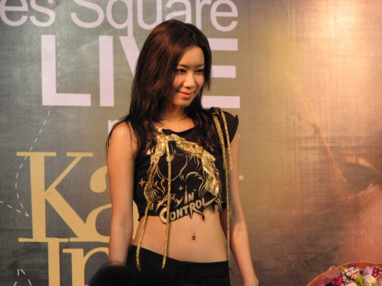 香港歌手、演员吴雨霏2006-2018年发行专辑、EP、精选辑19专辑21CD合集[无损WAV或FLAC/29.2GB]百度云盘打包下载 - 点击资源平台